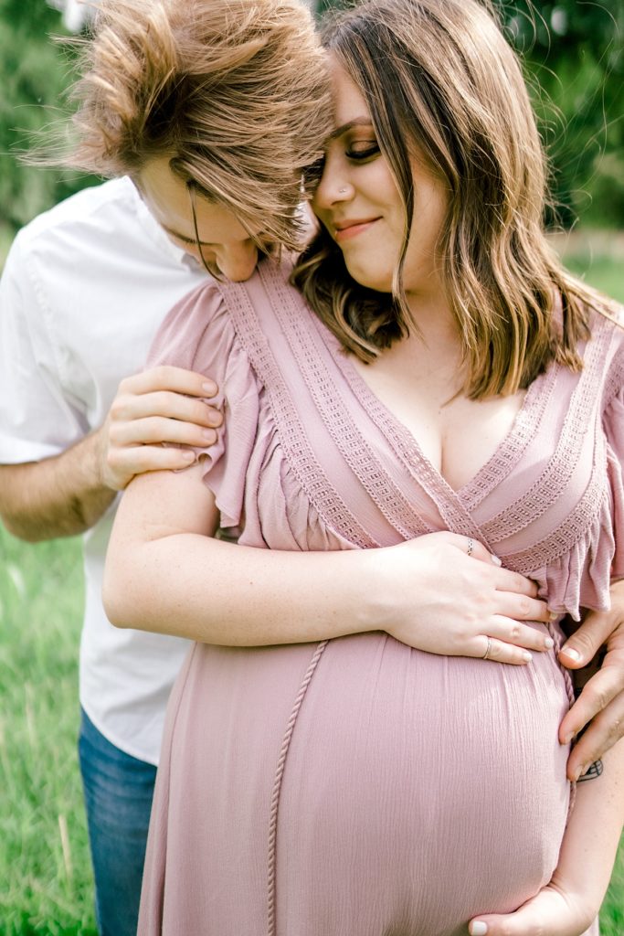 Brooke + Tyler | A Texas Maternity Session - sabelmoments.com